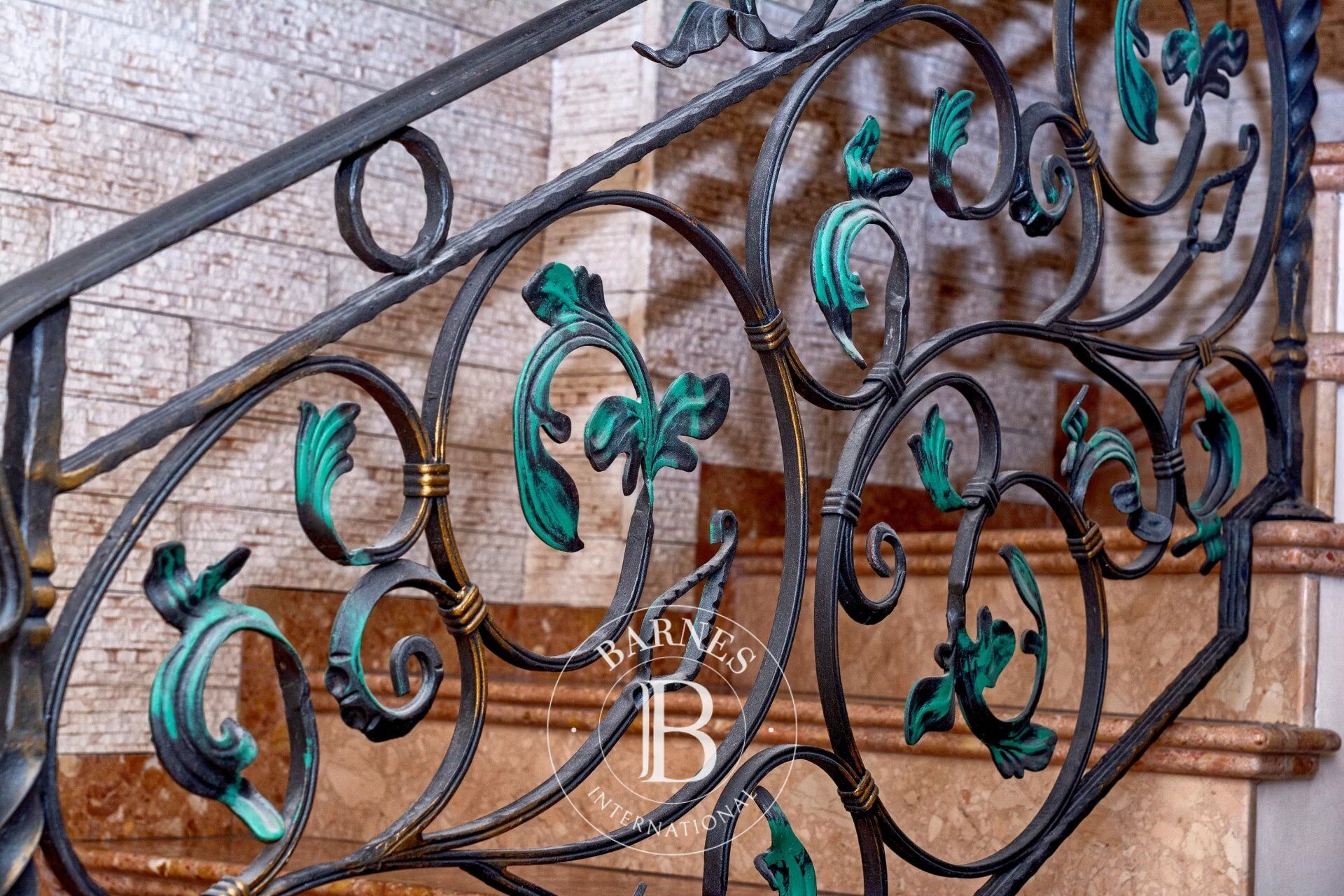 For Sale, Hotel Plovdiv - 1 650 m² - € 3,955,000