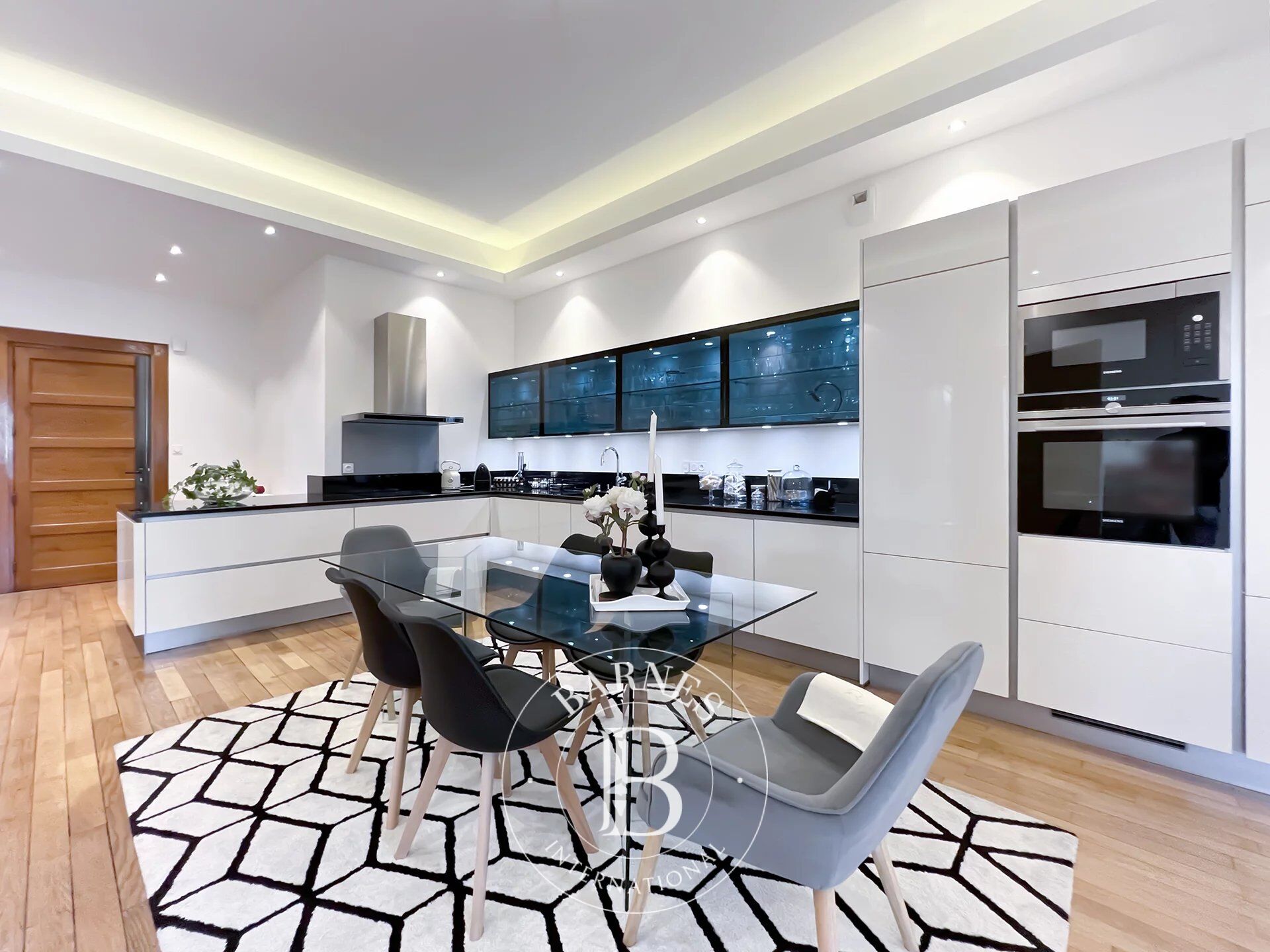 For Sale, Apartment Aix-les-Bains 4 Bedrooms - 174 m² - € 995,000