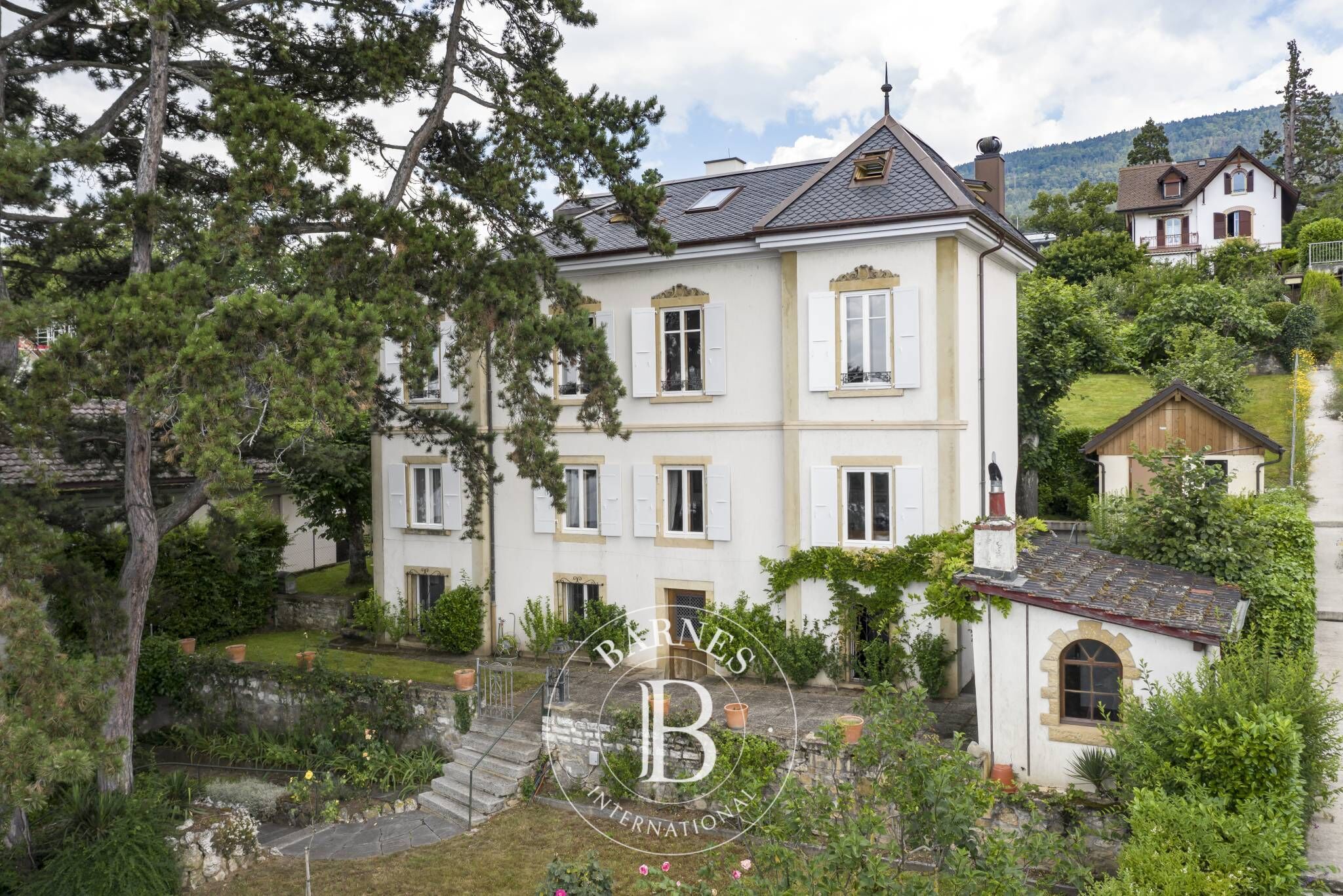For Sale, Manor house Neuchâtel 6 Bedrooms - 230 m² - € 2,362,797