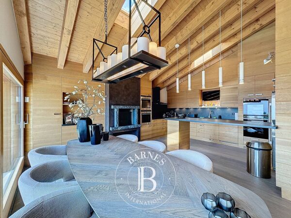 For Sale, Chalet Crans-Montana 5 Bedrooms - 314 m² - € 4,670,890