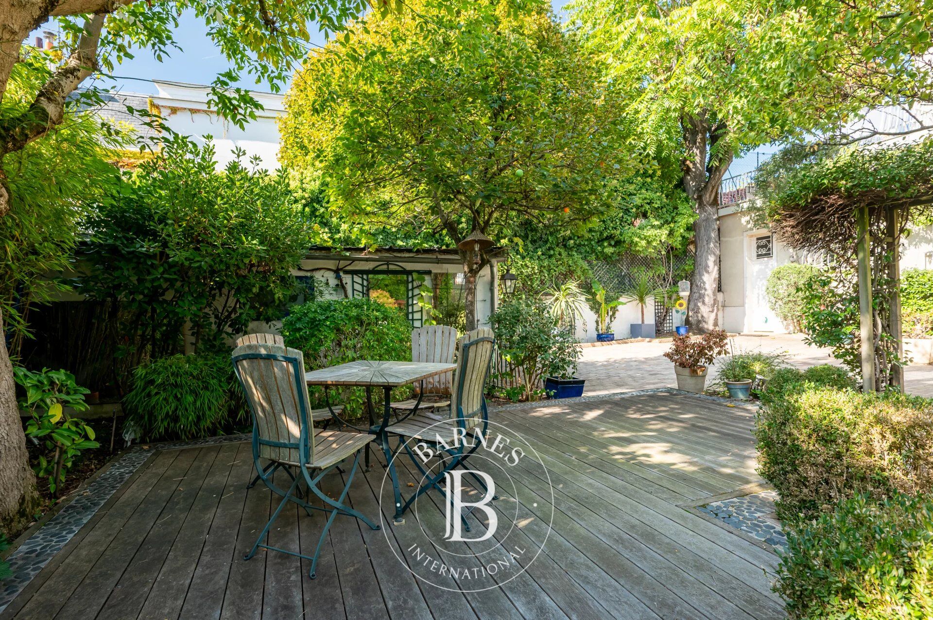 For Sale, House Colombes 5 Bedrooms - 222 m² - € 1,495,000