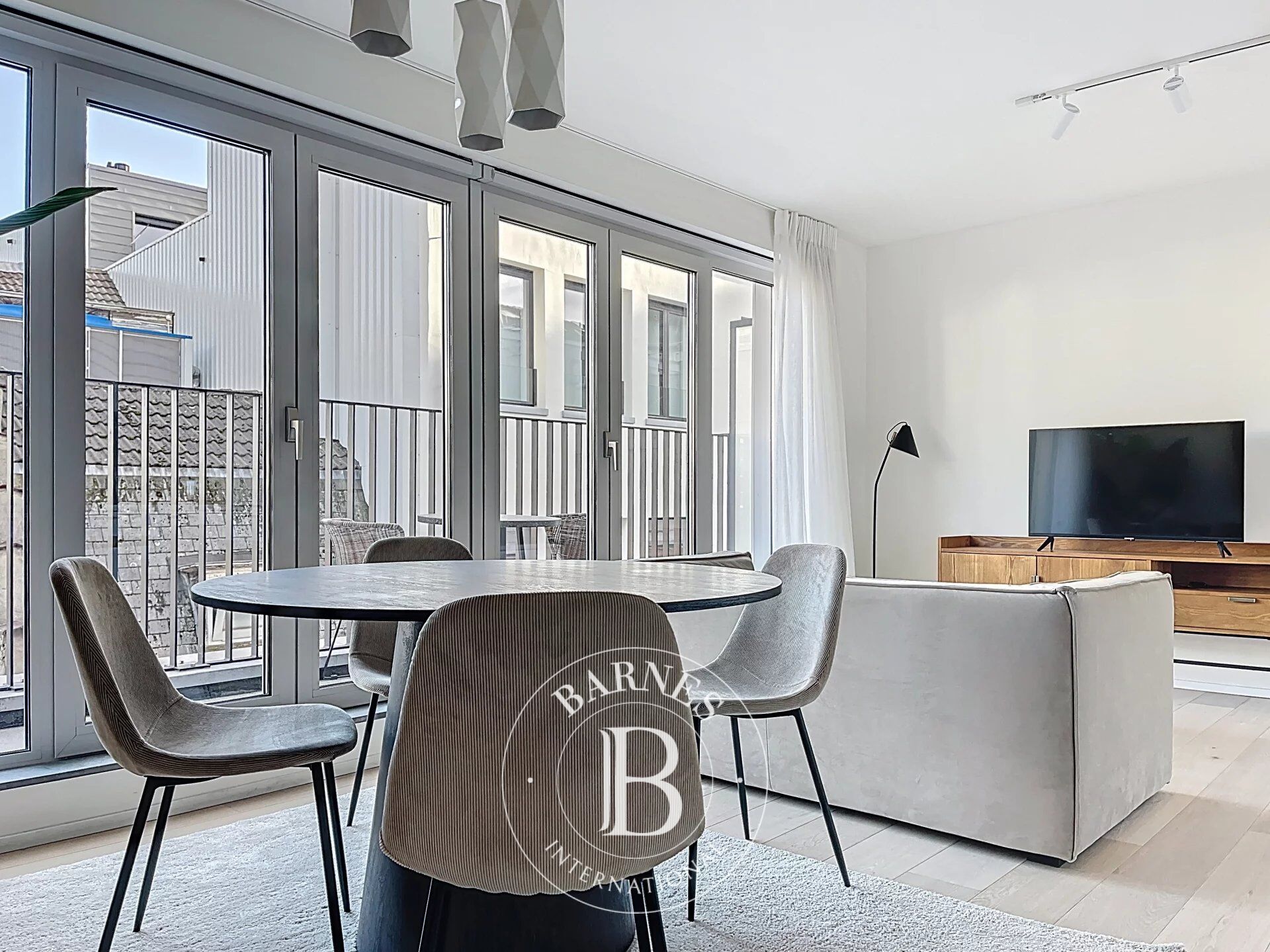 For Rent, Duplex Bruxelles 2 Bedrooms - 103 m² - € 1,880 / month