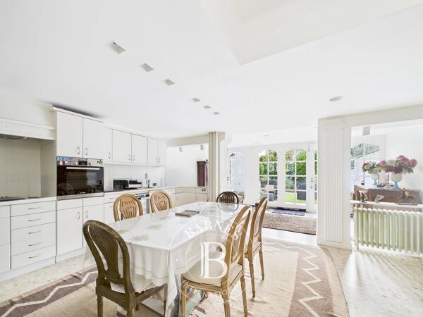 For Sale, House La Madeleine 5 Bedrooms - 253 m² - € 1,199,000