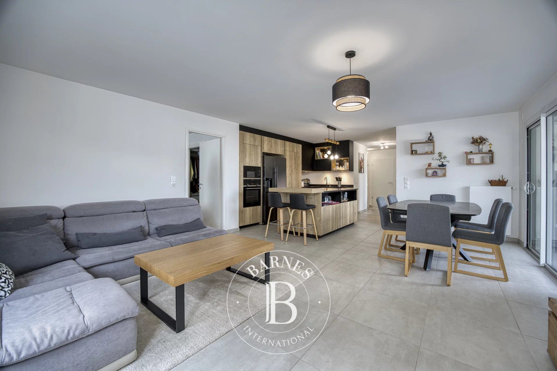 For Sale, Apartment Collonges-sous-Salève 3 Bedrooms - € 679,000