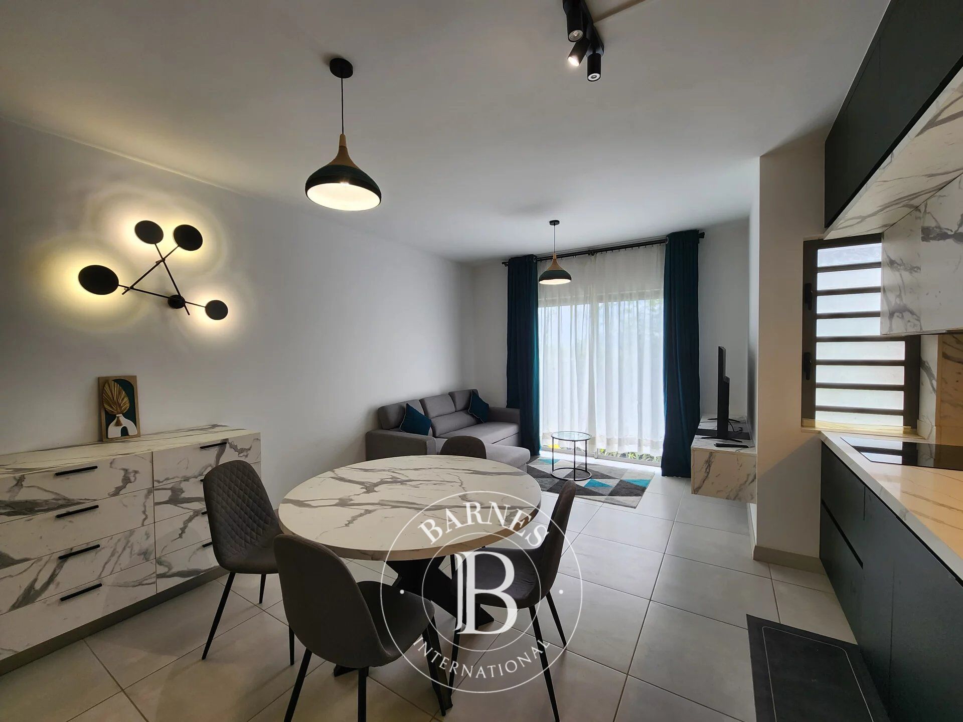 Affitto, Monolocale Moka 1 Camera - 53 m² - 907 € / month