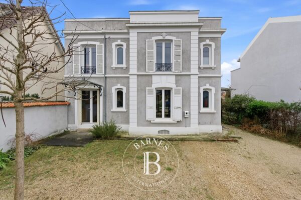 For Sale, House Créteil 4 Bedrooms - 160 m² - € 1,200,000