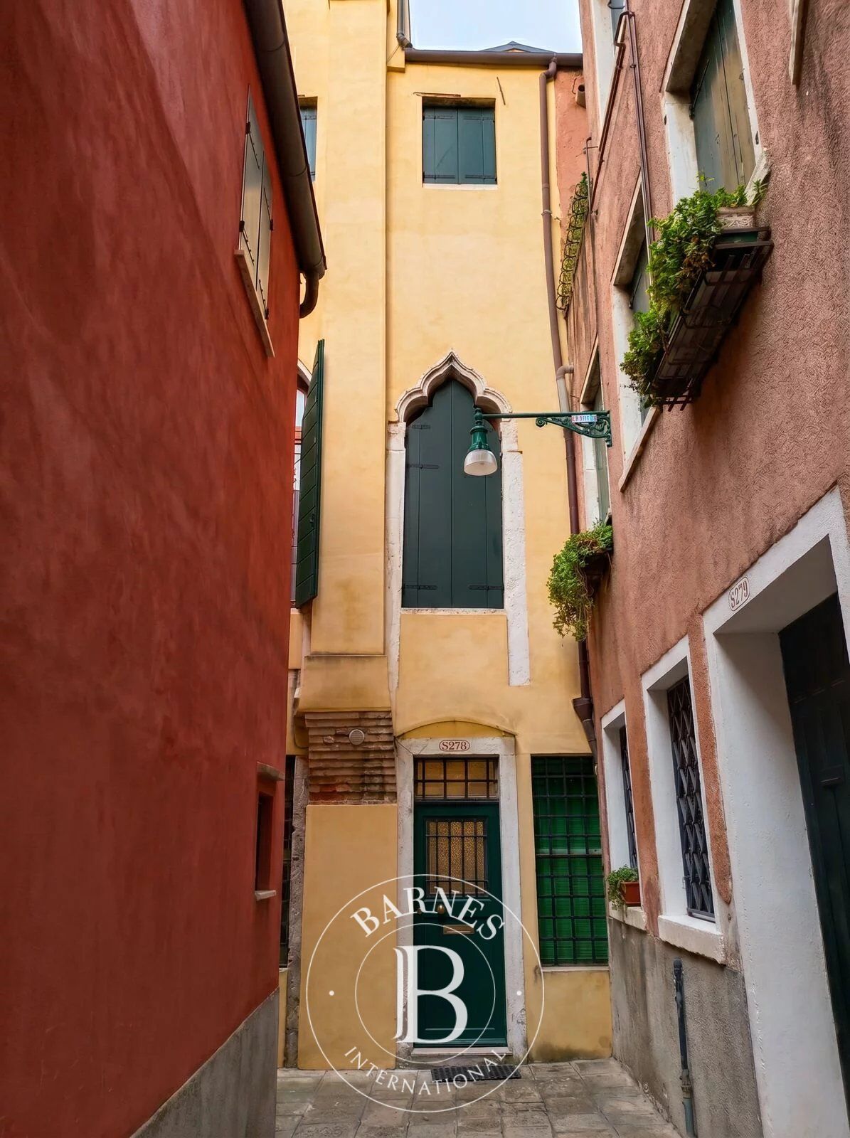 For Rent, Apartment Venezia 1 Bedroom - 58 m² - € 1,000 / month
